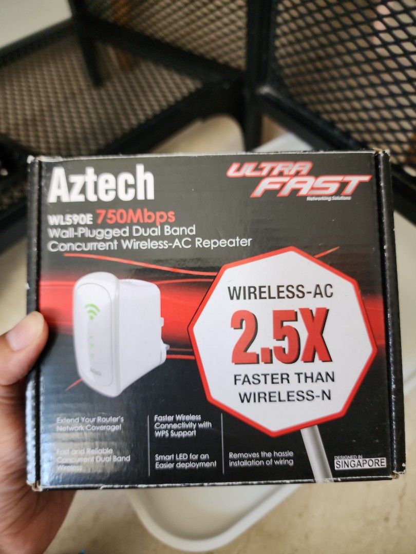 Aztech WL590E wireless AC Repeater, TV & Home Appliances, Electrical ...