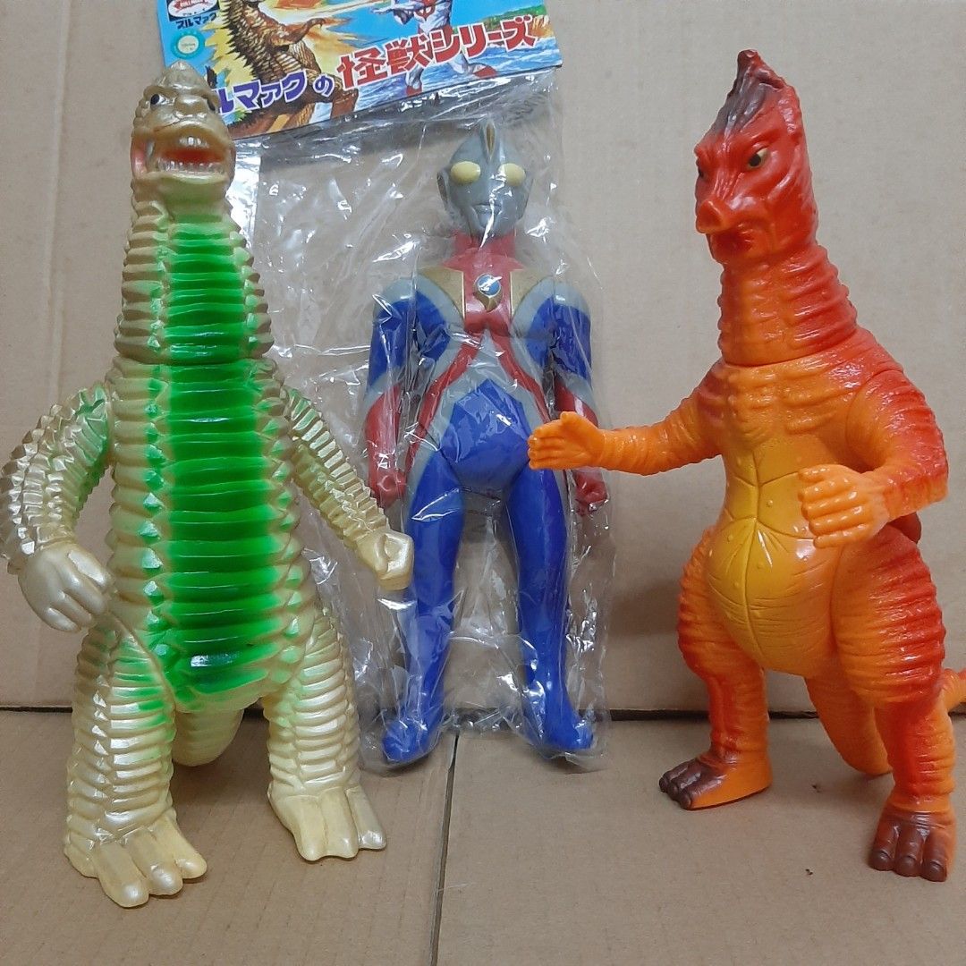 Bullmark Yamanaya Ultraman Kaiju Red King Banila Cosmos Eclipse Mode ...