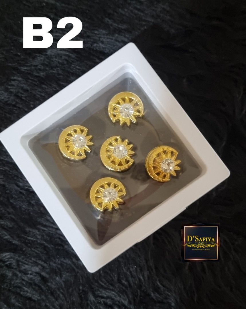 BUTANG BAJU MELAYU, Women's Fashion, Jewelry & Organisers, Brooches on ...