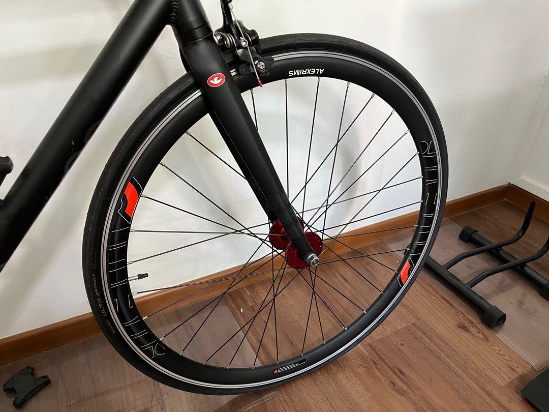 Cinelli Bootleg Mystic fixie, Sports Equipment, Bicycles & Parts ...