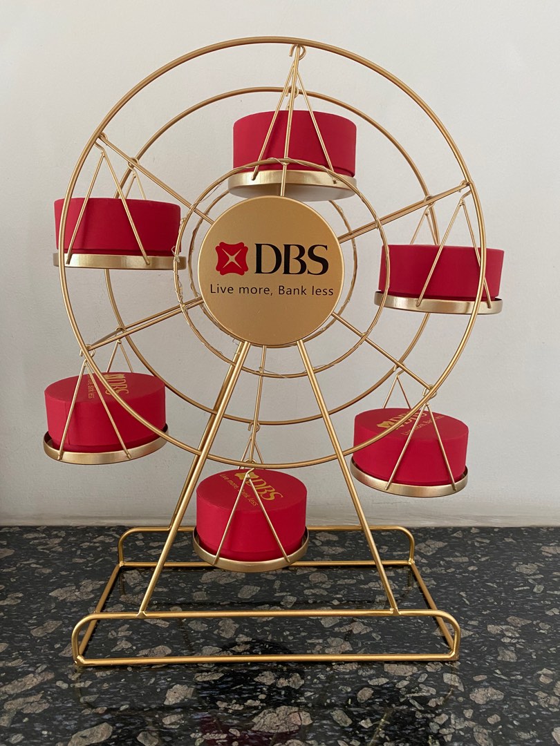 DBS gold Ferris wheel display mooncake box Chinese New Year lights ...