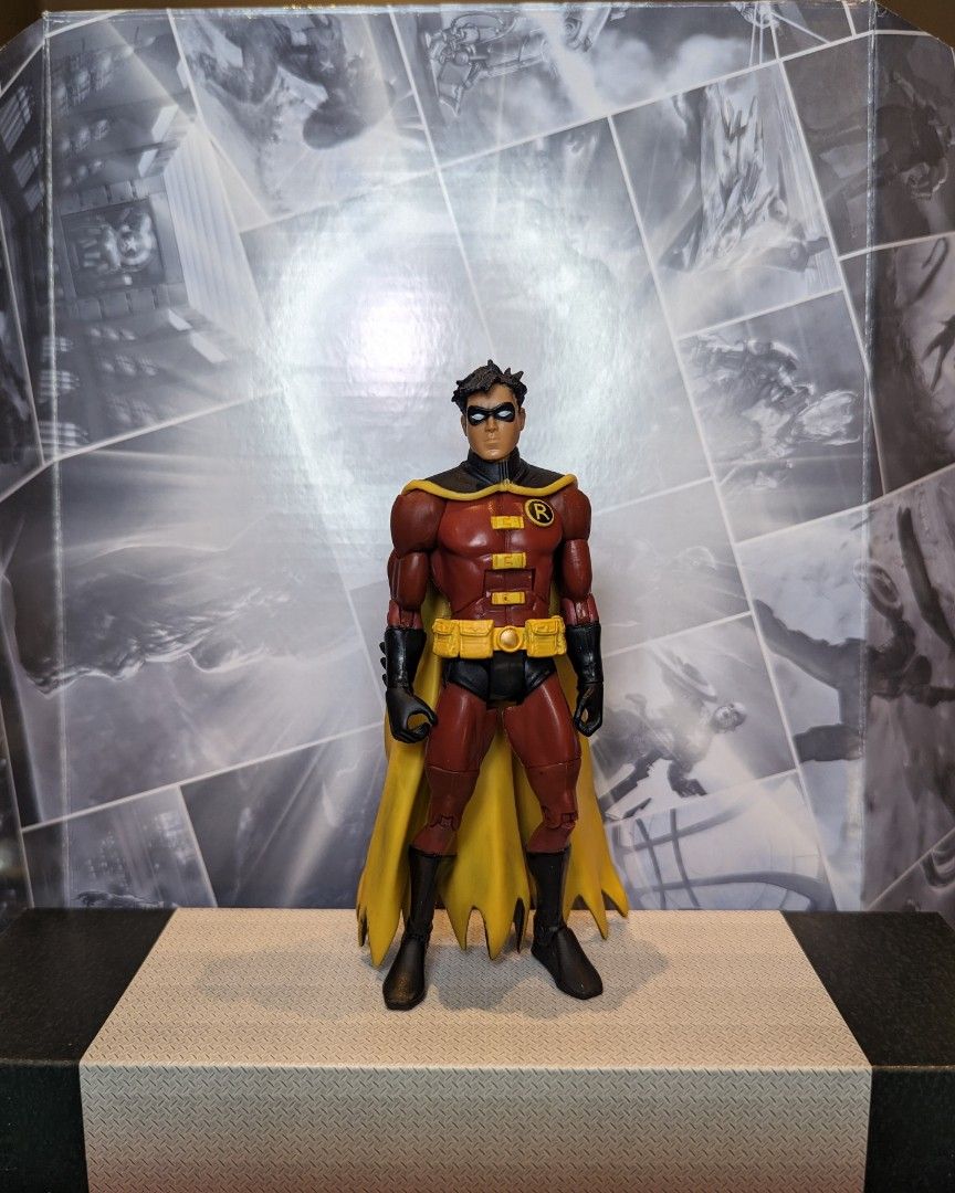 DC Universe Classics Robin, Hobbies & Toys, Toys & Games on Carousell