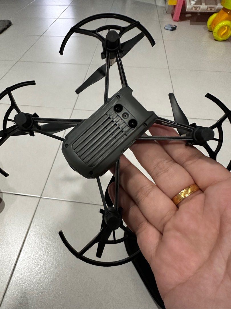 DJI Tello Drone, Photography, Drones on Carousell