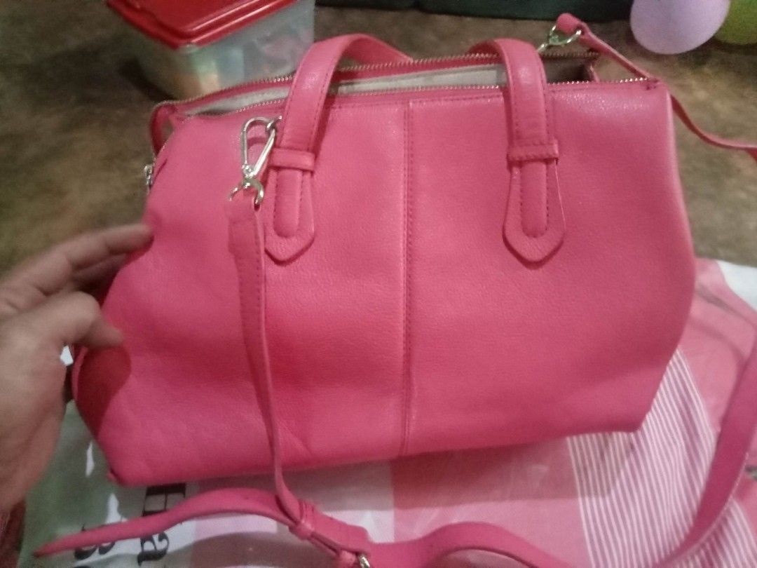 DKNY bag. .maganda pa po xia need lng galing sa london, Women's Fashion ...