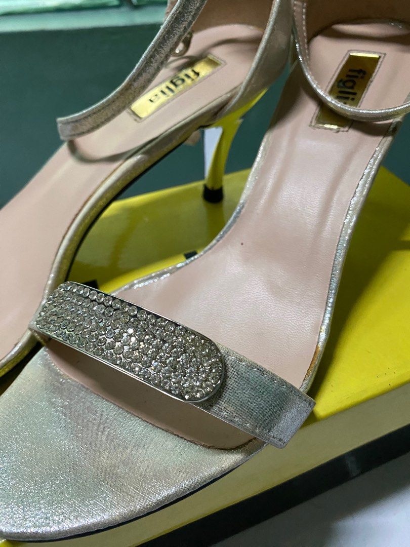 FIGLIA SILVER SHOES, Women's Fashion, Footwear, Heels on Carousell