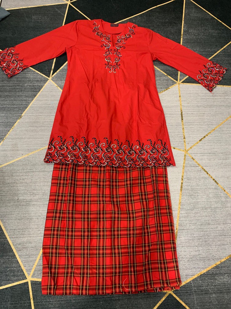 [FIRST LADY] Red Baju Kurung, Women's Fashion, Muslimah Fashion, Baju ...