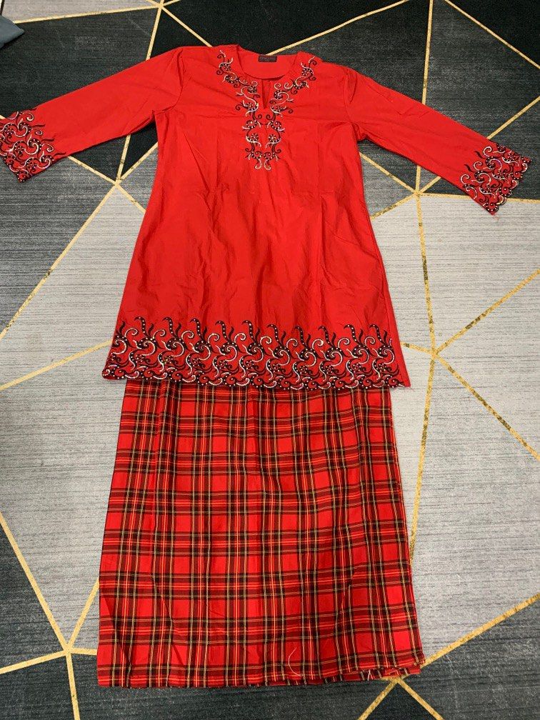 [FIRST LADY] Red Baju Kurung, Women's Fashion, Muslimah Fashion, Baju ...