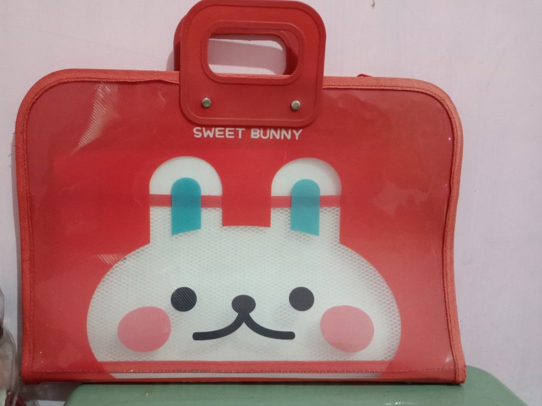 Folder map lucu wanita, Buku & Alat Tulis, Alat Tulis di Carousell