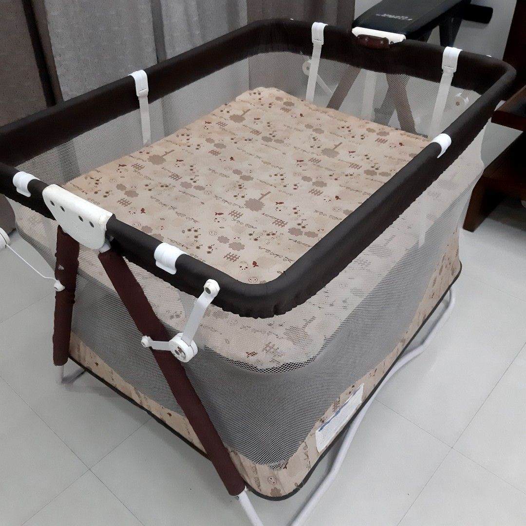 Giant Carrier Crib, Babies & Kids, Baby Nursery & Kids Furniture, Cots ...