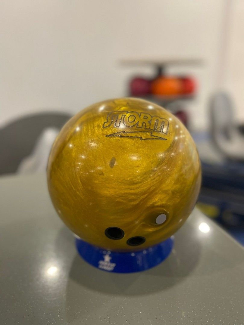 Hyroad gold bowling ball, Sports Equipment, Sports & Games, Billiards ...