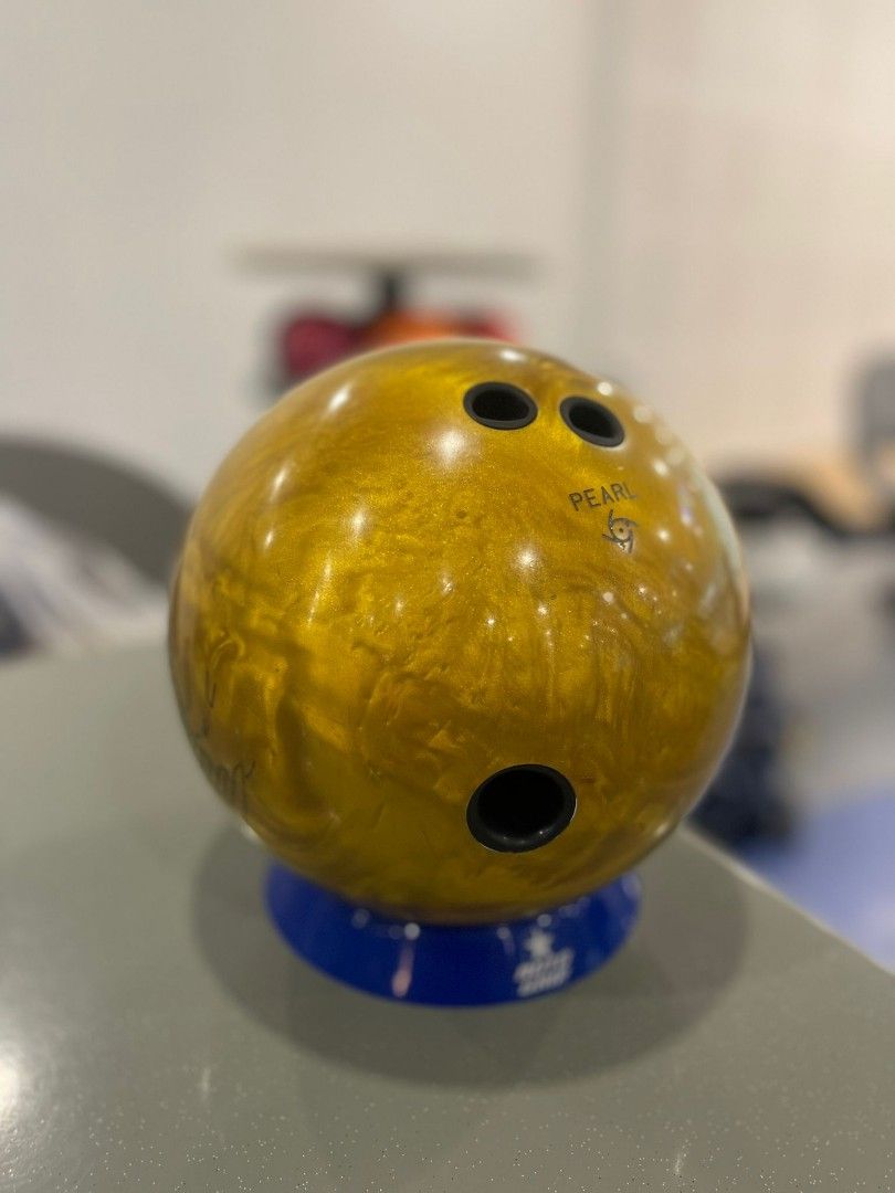 Hyroad gold bowling ball, Sports Equipment, Sports & Games, Billiards ...