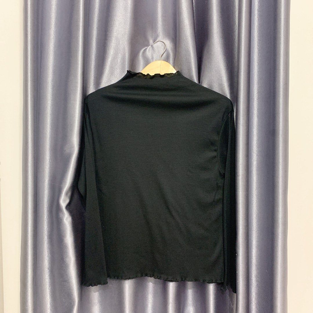 Inner hitam knit, Fesyen Wanita, Pakaian Wanita, Atasan di Carousell