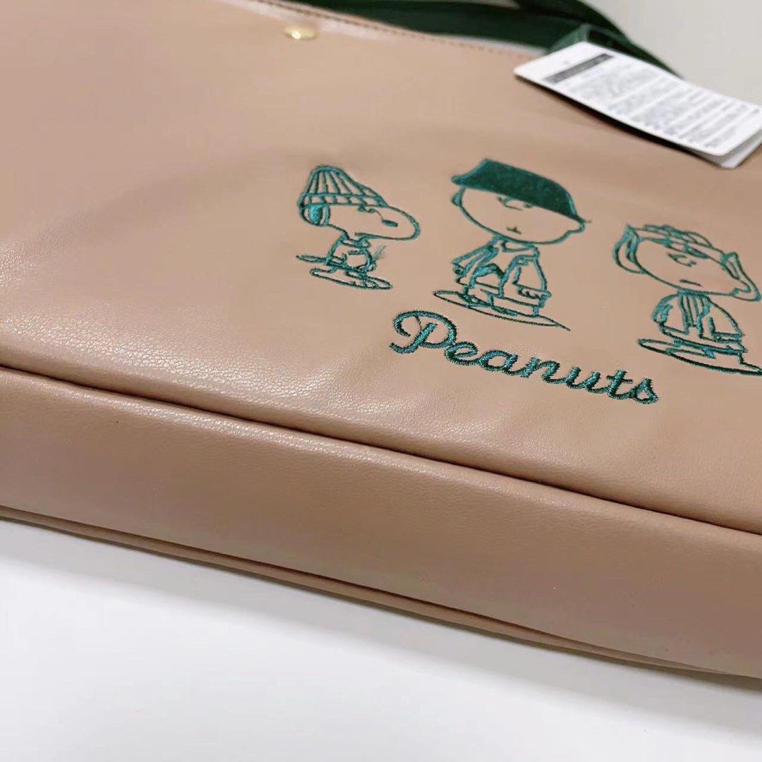 Japan USJ Peanuts Snoopy Laptop Bag, Computers & Tech, Parts ...