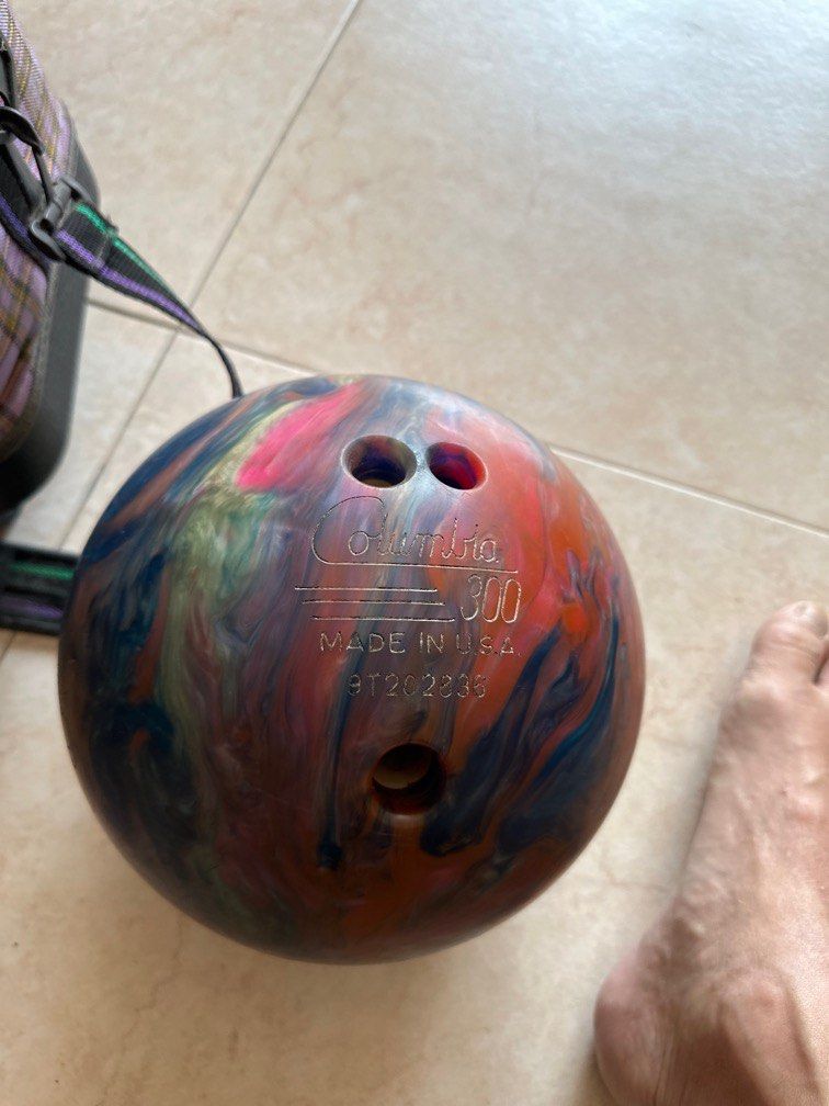 Lady Bowling ball 10 lbs with bag, Sports Equipment, Sports & Games ...
