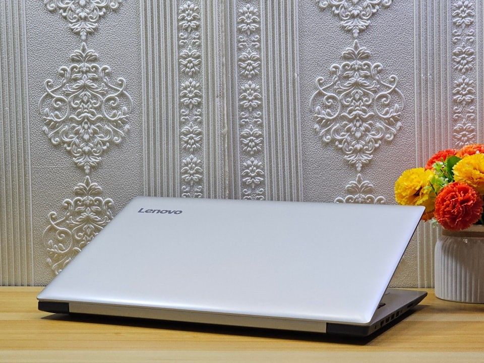 Lenovo Ideapad IKB XV Core I Th Gen Gb Ram Gb SSD Intel UHD Graphics Gb