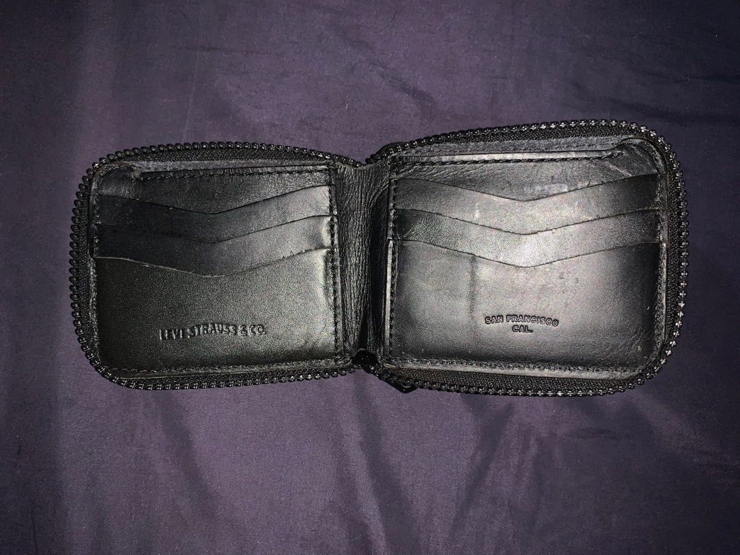 Levis wallet with zipper, Men's Fashion, Watches & Accessories, Wallets ...