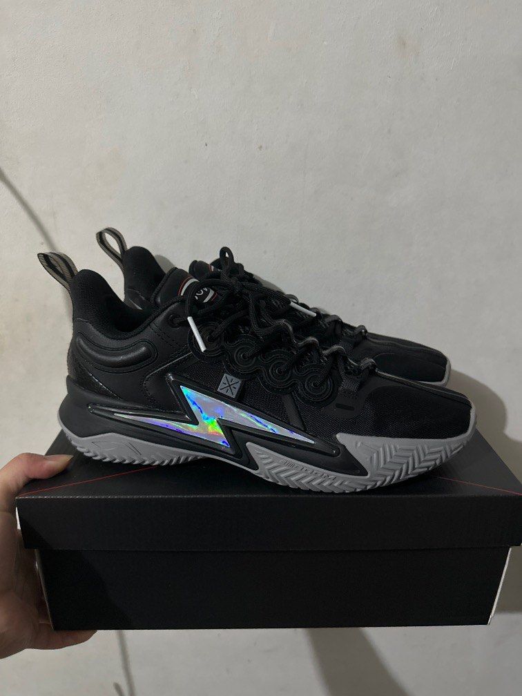 Li ning son of flash black lining, Men's Fashion, Footwear, Sneakers on ...