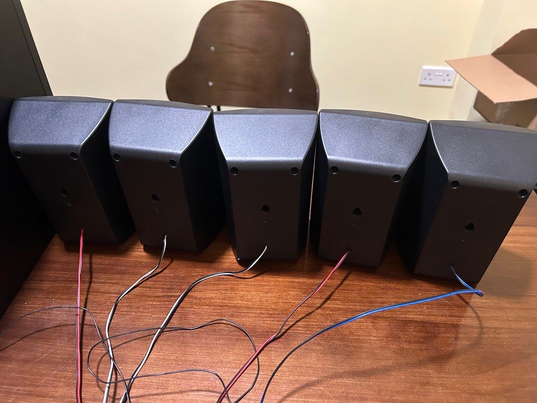 Logitech Z607 5.1 Surround Sound Speaker System With Bluetooth & FM ...