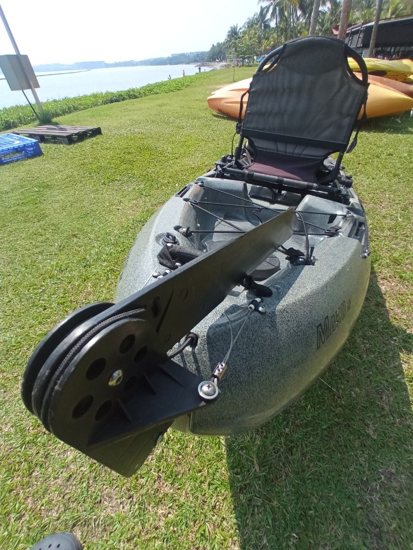 Mako 12 kayak negotiable, Sports Equipment, Fishing on Carousell