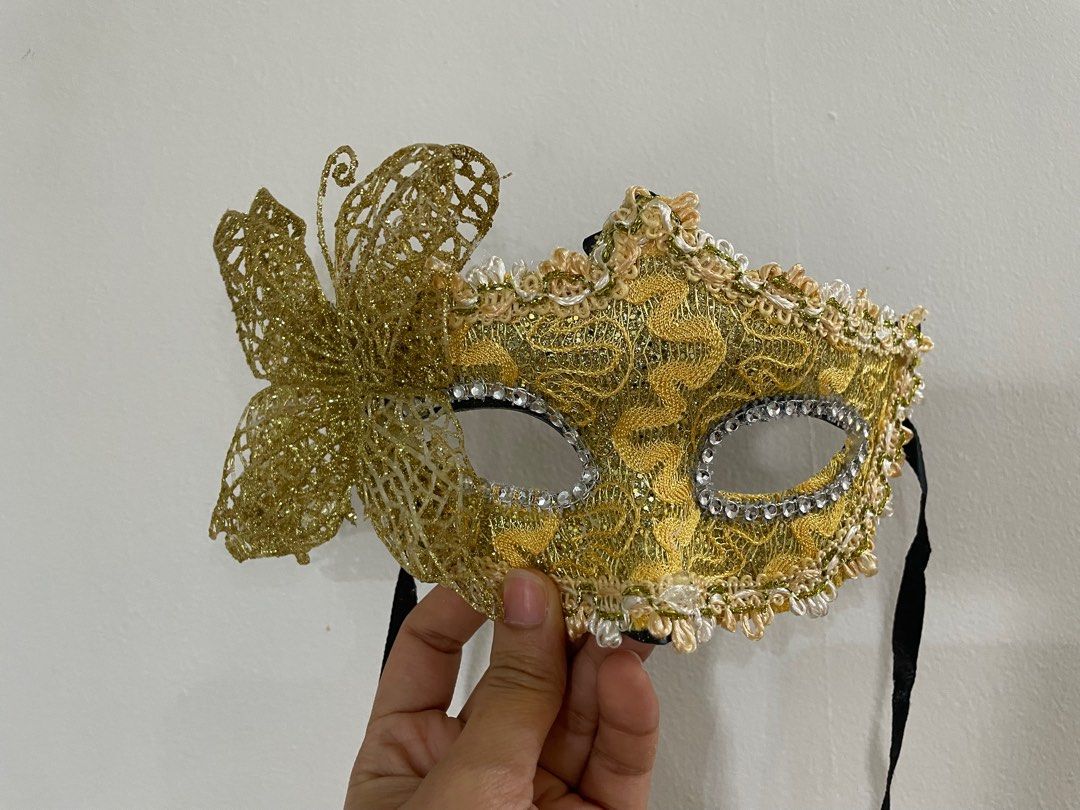 Masquerade masks, Hobbies & Toys, Stationery & Craft, Occasions & Party ...