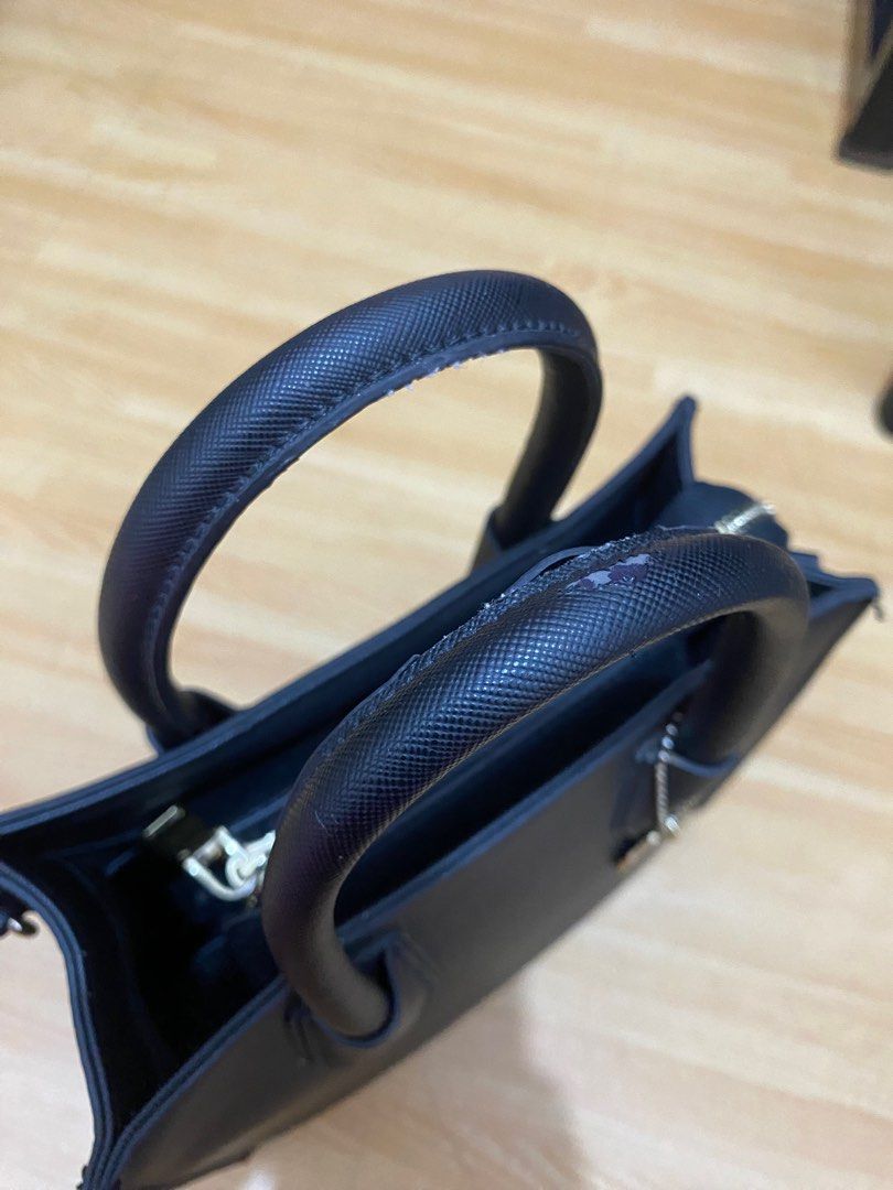 Matthews Bag, Women's Fashion, Bags & Wallets, Cross-body Bags on Carousell