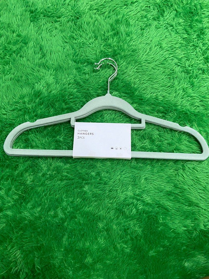 Miniso Gantungan Baju Isi 3 Pcs Serba Serbi Others Di Carousell