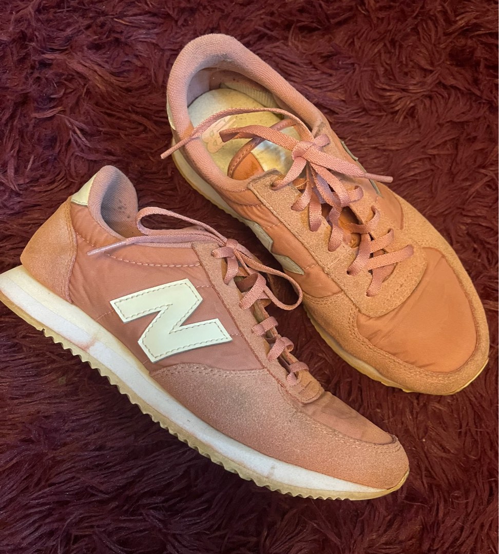 New Balance size 7, Women's Fashion, Footwear, Sneakers on Carousell