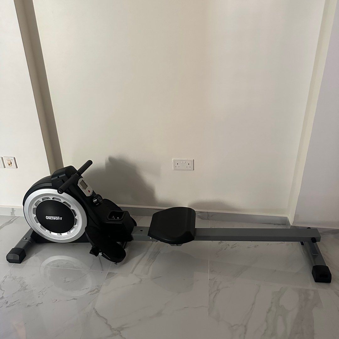 OneTwoFit Foldable Rowing Machine, Sports Equipment, Exercise & Fitness ...