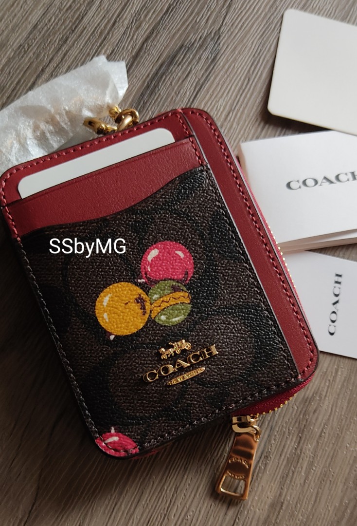 Original Coach Zip Card Case, Luxury, Bags & Wallets on Carousell