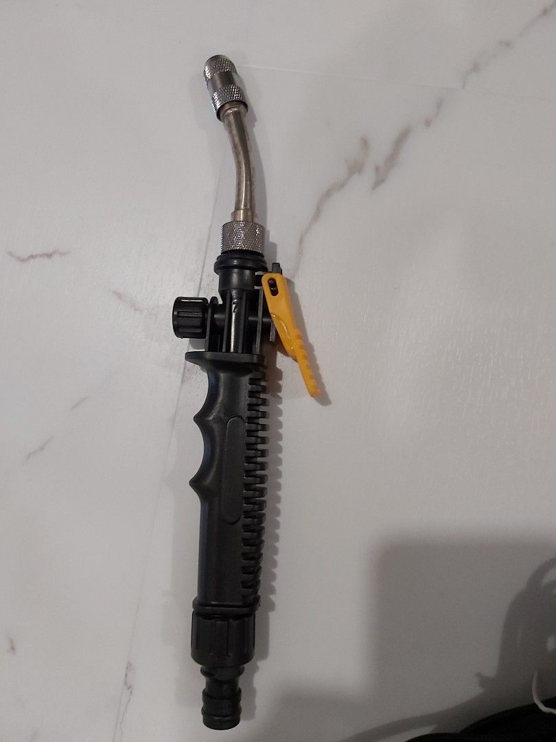 Portable water jet spray, Everything Else on Carousell