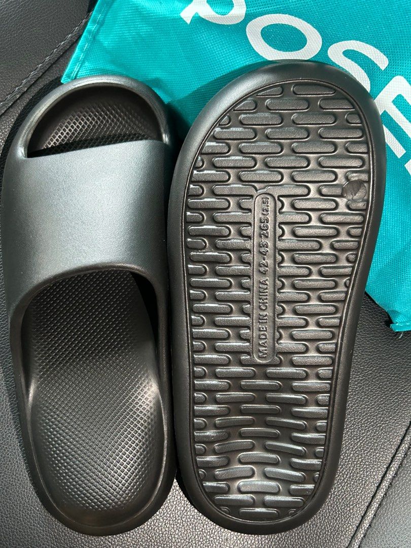 POSEE Cloud Slippers, Men's Fashion, Footwear, Flipflops and Slides on ...