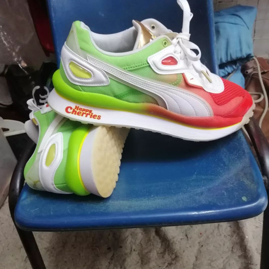 Puma haribo original, Olah Raga, Baju Olahraga di Carousell