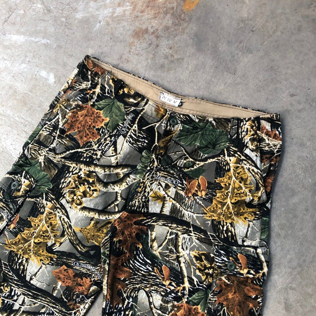 Realtree Camouflage Cargo Shorts, Fesyen Pria, Pakaian , Bawahan di Carousell