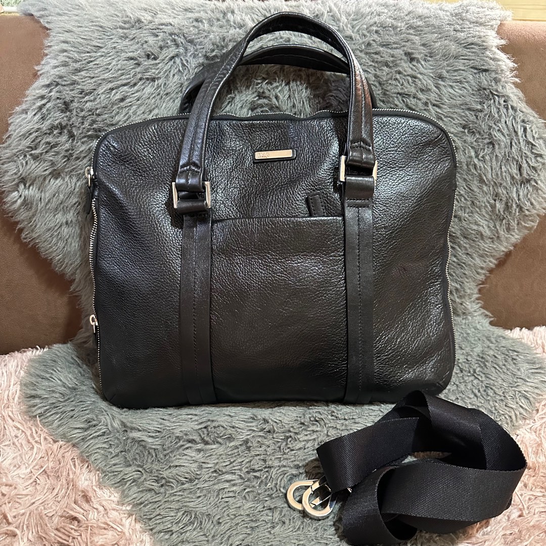 SAMSUNG LAPTOP BAG, Women's Fashion, Bags & Wallets, Shoulder Bags on ...