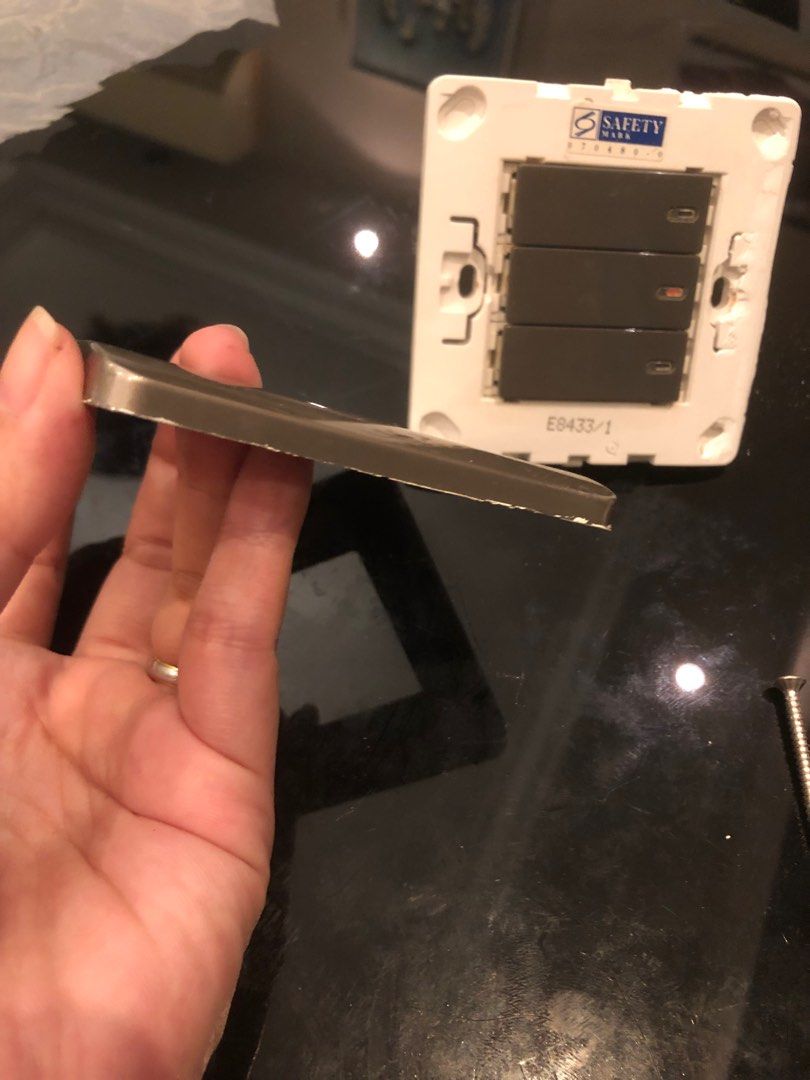 Schneider Electric Clipsal ZENcelo 3 gang flat switch with Onindicator ...