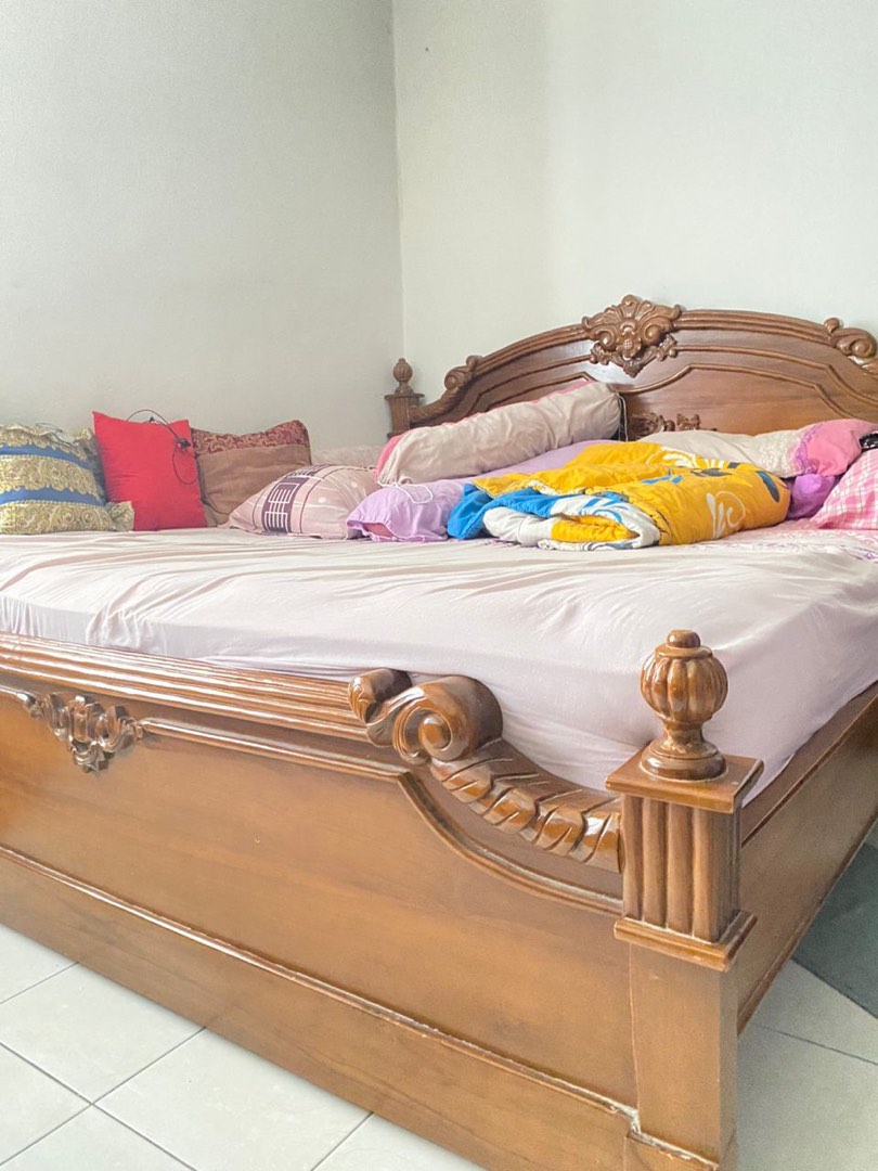 Set Katil King Kayu Jati, Furniture & Home Living, Furniture, Bed ...