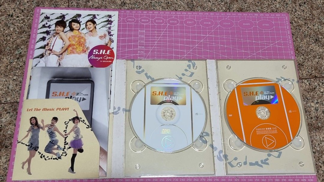 S.H.E Play - Let The Music Play! Original 3-Disc Set, Hobbies & Toys ...