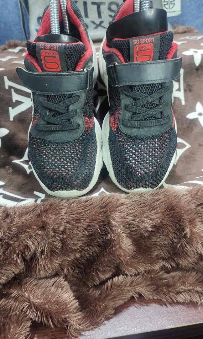 Skechers Sepatu Second Super Keren/Super branded /bisa untuk sekolah 38 ...