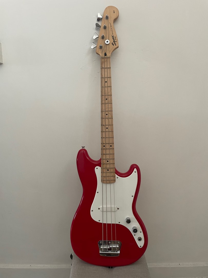 Squier Affinity Bronco Bass, Hobbies & Toys, Music & Media, Musical ...