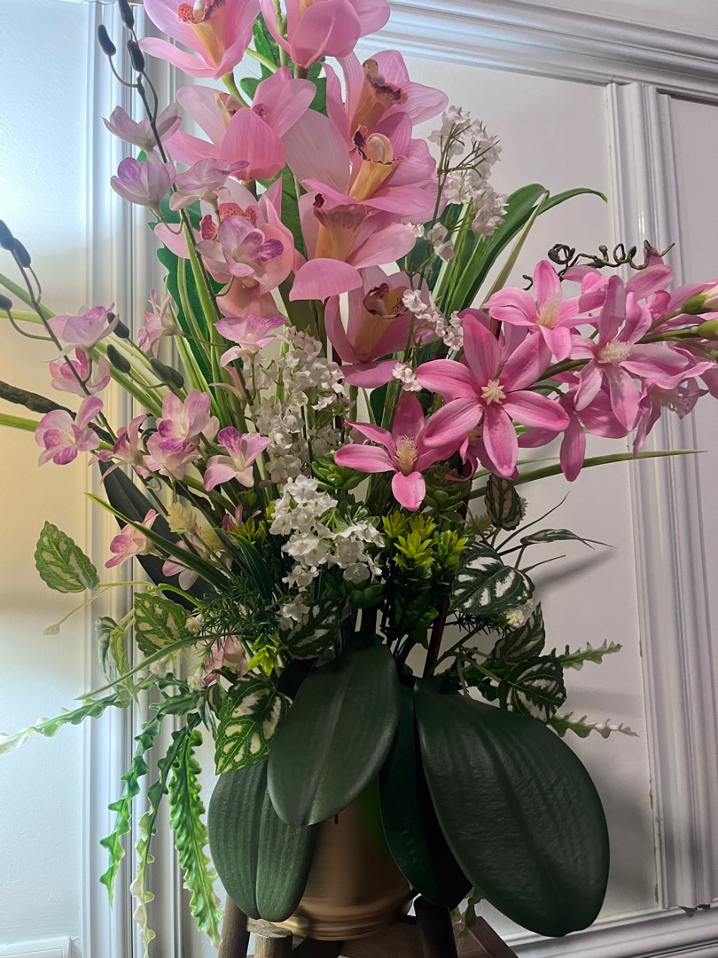 SSF artificial flower arrangement + SSF vase to let go!, Furniture ...