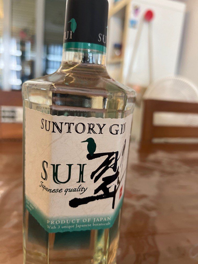 Suntory Gin - SUI, Food & Drinks, Alcoholic Beverages on Carousell