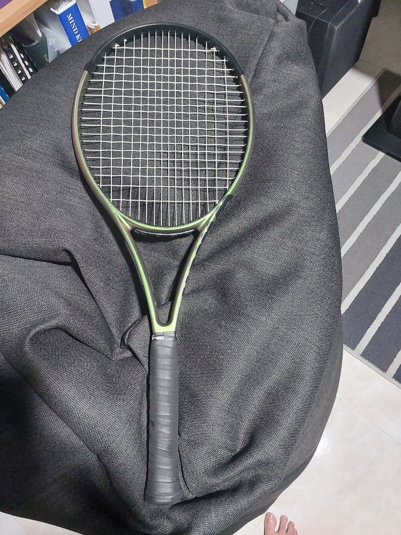 Tennis Racket Wilson Blade 100 v8, Sports Equipment, Sports & Games ...