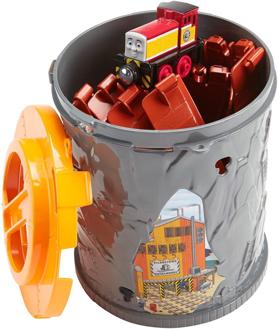 Thomas and Friends Take-n-Play Portable Railway Spiral Tower Tracks ...