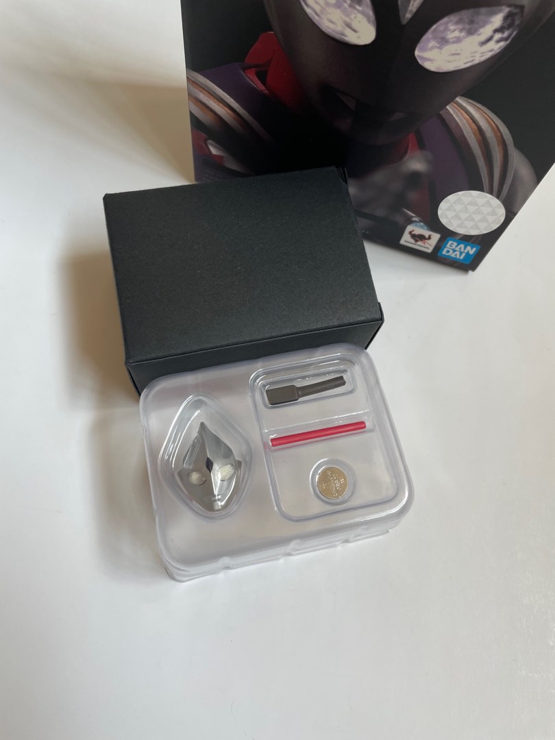 ULTRAMAN TIGA EYE LIGHT UP HEAD SCULPT SKC/SHF, Hobbies & Toys, Toys ...
