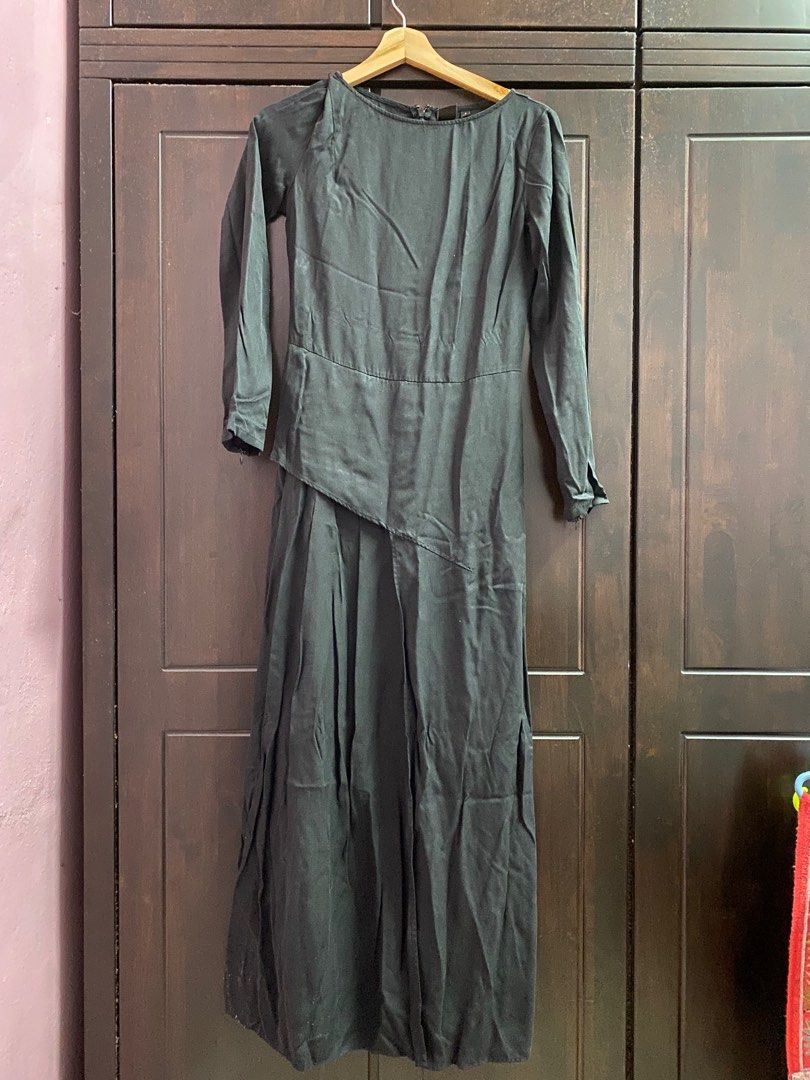 Uniqlo X Hana Tajima Dress, Women's Fashion, Muslimah Fashion, Kaftans ...
