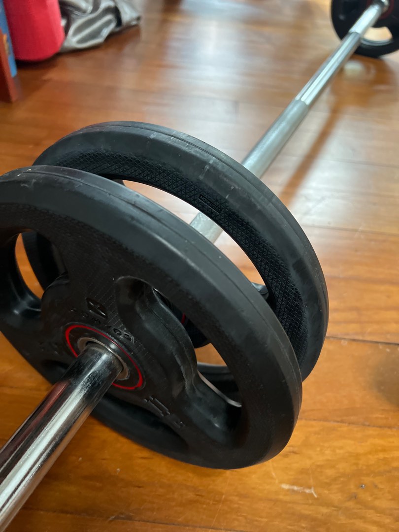 Weight training barbell kit, Sports Equipment, Exercise & Fitness ...