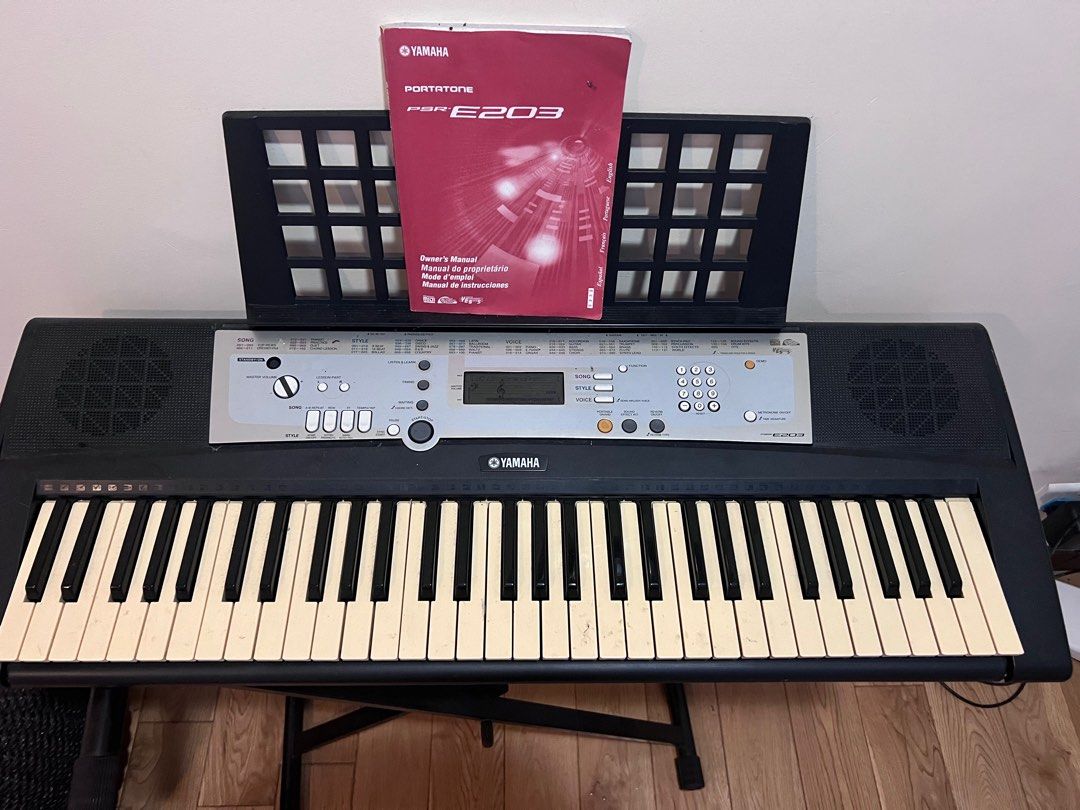 Yamaha Keyboard E203, Hobbies & Toys, Music & Media, Musical ...