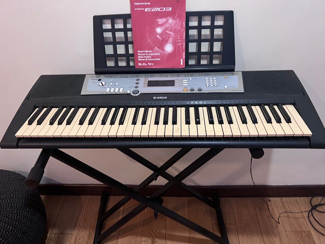Yamaha Keyboard E203, Hobbies & Toys, Music & Media, Musical ...