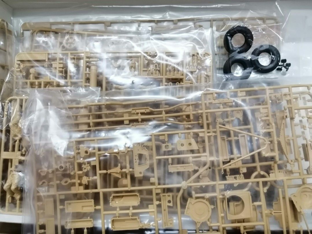 ＃040912：全新1/35 TAMIYA FAMO + ICM KHD 3000 + DES RESIN 補件, 興趣及遊戲, 玩具 ...