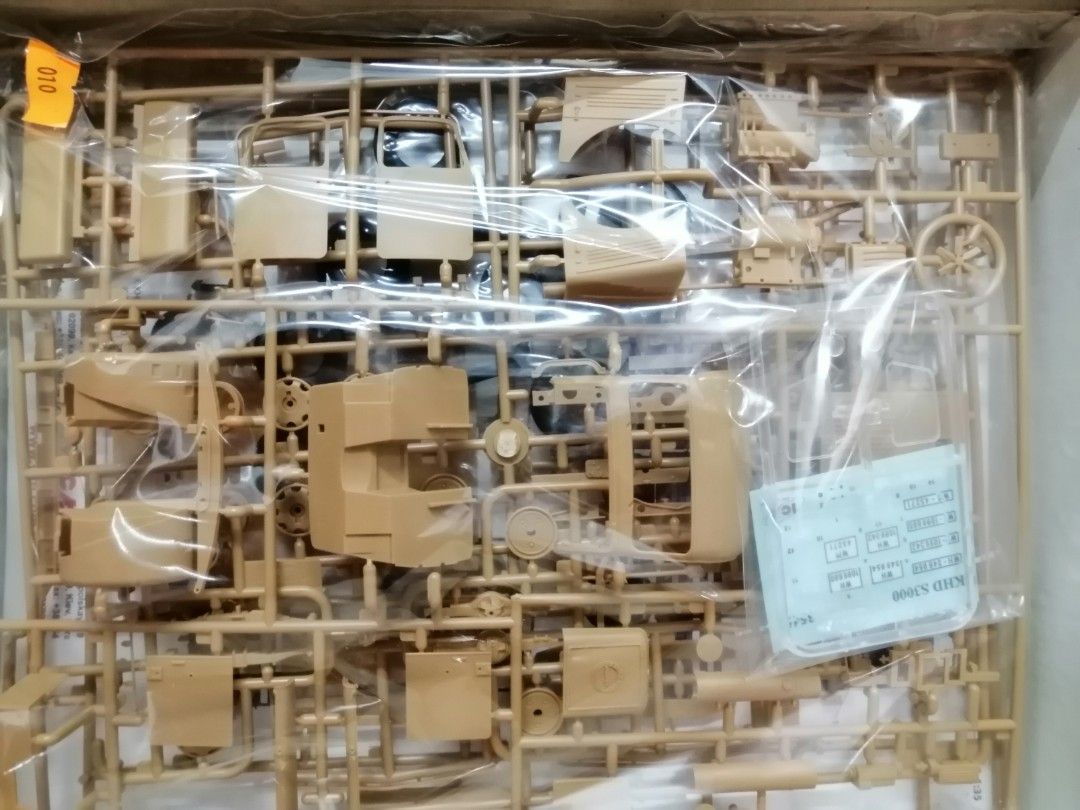 ＃040912：全新1/35 TAMIYA FAMO + ICM KHD 3000 + DES RESIN 補件, 興趣及遊戲, 玩具 ...